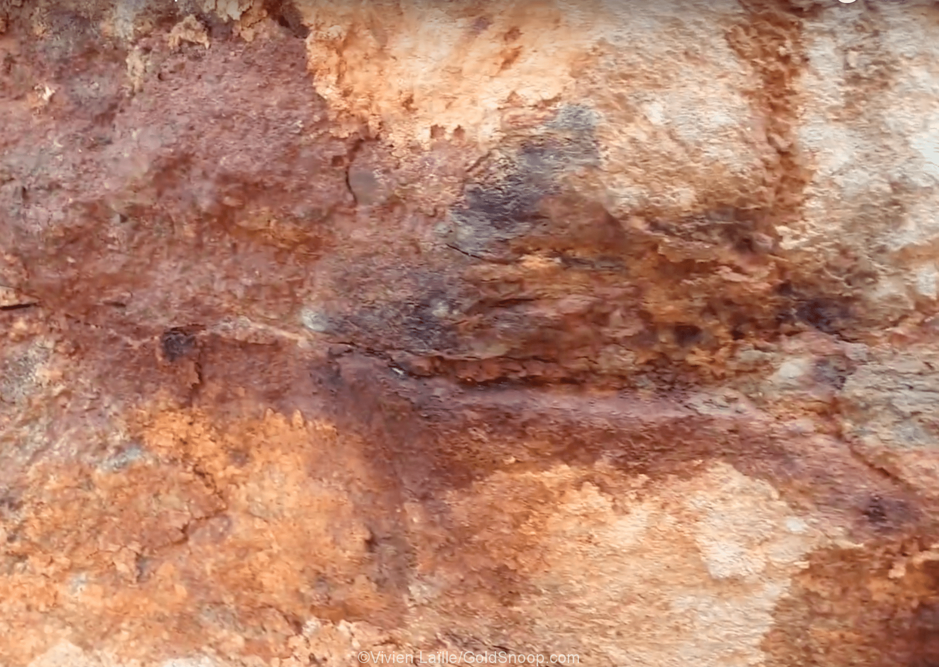 Cours d’orpaillage: Bien observer les couleurs des roches et des ...